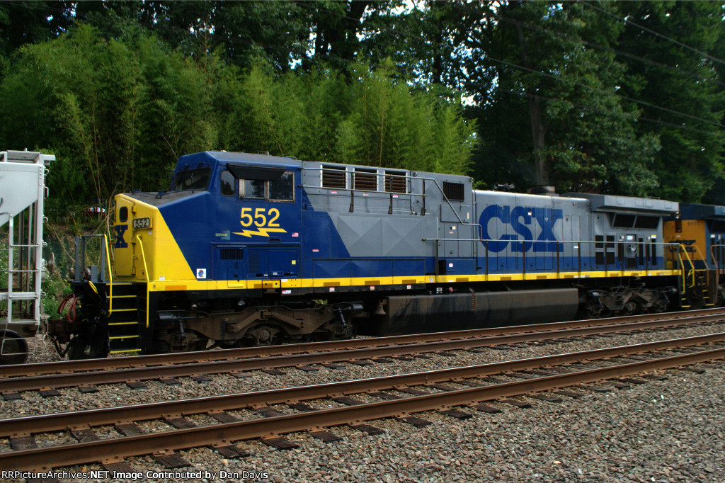 CSX CW44AH 552 in amazingly clean YN2 paint on Q409